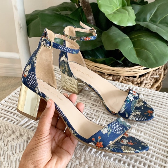 Cityclassified | Shoes | City Classified Sandals W Block Heel | Poshmark